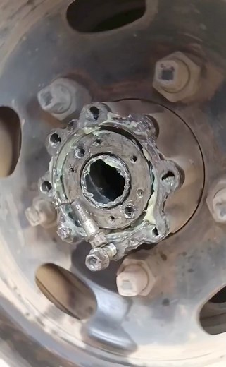 New check nut tightening technique 🧰🚛🚂🚒 #alauddin325 #reelsvideo #reelsviral #demonslayerkimetsunoyaiba #copyrightinfringementchallenge #automation #reels #astros #video #mechanic #copyright | Mechanical Tips