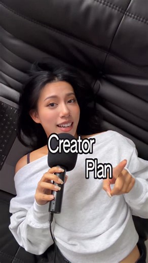 Barbiana | Brand & Web Designer on Instagram: "@air.hq just launched their new Creator Plan — finally, a workspace made for creators like us!! 🤩 I’ve been using it to organize campaigns, upload deliverables, and share files all in one place. Independent creators can now manage and deliver content smarter, faster, and more affordably than ever. 💻 Sign up before December 1st for only $20 your first year!"