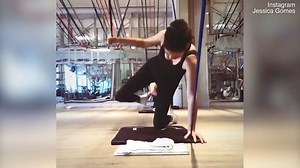 Jessica Gomes poses completely naked after a steamy sauna session