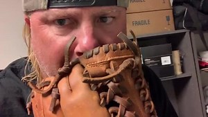 184K views · 1.8K reactions | During this Quarantine, I figured I’d give a few “Q” tips on how to keep head strong! Don’t do carry out when you can always eat at the “Y”. #StateLaw! #CoronaVirus #Covid19 #Quarantine | Donnie Baker | Facebook