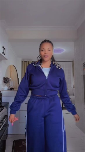 In your desired size and colour , get this amazing set (three piece) from @vee's collection 🦋🌹❤️