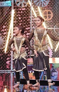 270K views · 10K reactions | Did you ever imagine a Bharatanatyam on Blue Eyes? I hope you all liked it. Team - @sushiel_23 Song Edit - @hirenshukla310 Costumes - @harshalds @anuragbasuofficial @theshilpashetty @geeta_kapurofficial @pratiti_das2010 @yoyohoneysingh | Swetha Warrier | Facebook