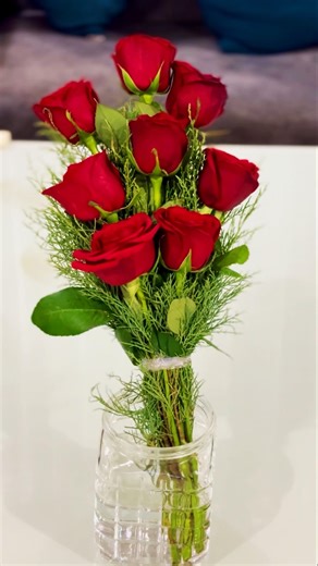 Valentine’s Day Special 🌹 Placing a Red Rose Bouquet in Water | #valentinesday #valentine
