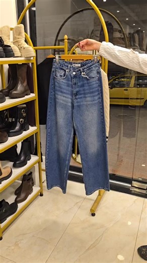 ELLA WOMAN96 on Instagram‎: "🇹🇷بنطال جينز وبلوزة ترند السنة فولار 🇹🇷 للتواصل:0981446444 #istanbul #shopping #fashion #winter #autumn"‎