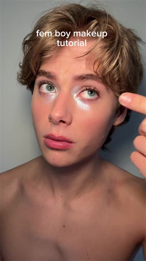 dark circles but add glitter ⭐️ | dark circles