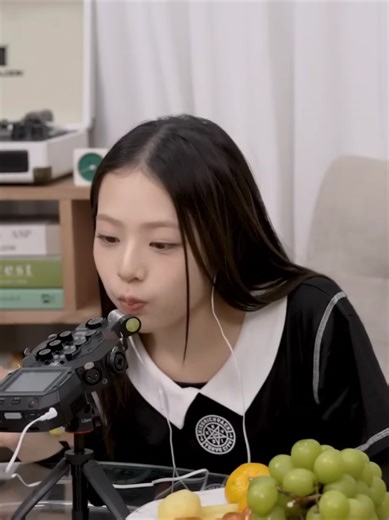 Unwind with UNIS: ASMR Relaxation with Jin Hyeonju & Lim Seowon