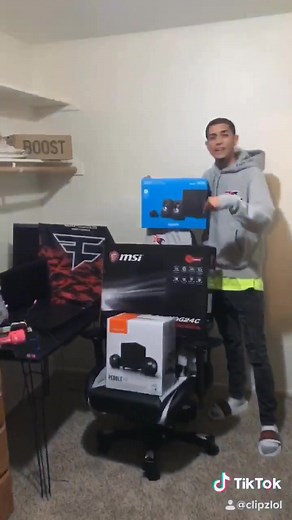 Unboxing My New FaZe Clan Gaming Setup!