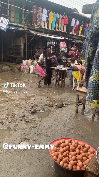 Hilarious Prank Reactions at the Outdoor Market