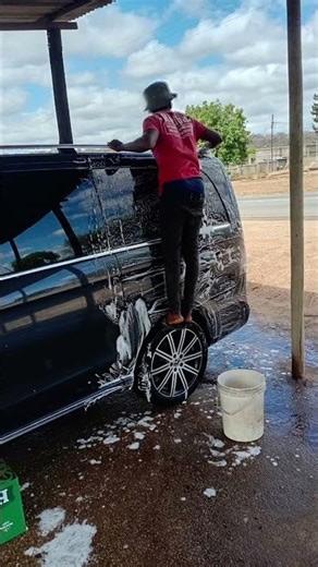 How to wash Mercedes