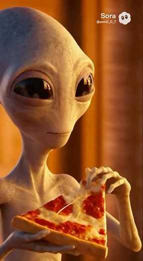 👽🍕 Alien Paul Fights a Seagull for His Pizza!