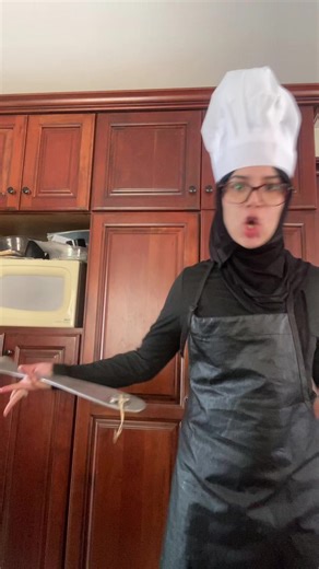 Too many cooks in the kitchen spoil the freaking pot | cooking