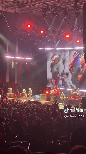 The Offspring Live at Xfinity Center, Mansfield MA
