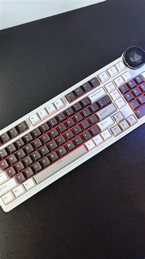 Royal Kludge N99 | Cream vs Violet Switch