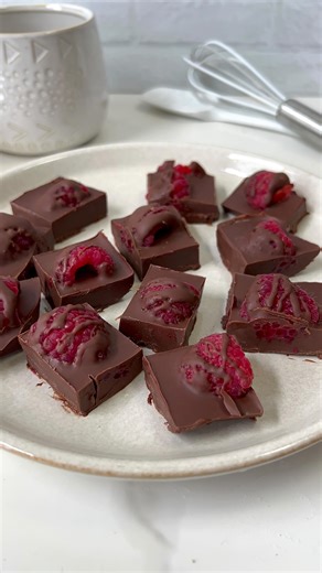 Behind The Snack | Healthy Easy Snacks on Instagram: "FOLLOW for daily snacks ❤️ fudge for the win  this 3 ingredient chocolate fudge will be your new fav sweet treat! it take minutes to whip up and tastes so delish! comment FUDGE to get the full recipe sent straight to your DMs "