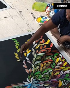 435K views · 10K reactions | This artist creates hypnotic paintings at a rapid fire speed! | Inspire | Facebook