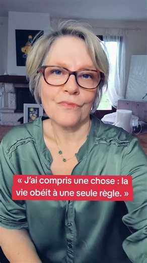 Si ta vie ne change pas, ce n’est pas un hasard. Le travail, l’argent, l’amour ou l’intelligence ne font jamais 100 %. Ce qui change vraiment tout, c’est ton état d’esprit. Ton mindset, ton attitude mentale, la façon dont tu fais face aux épreuves. Quand tu changes ton attitude, tu enclenches un vrai changement de vie et une transformation intérieure. ✨ Change ton attitude, et ta vie changera. Développement personnel, conscience, motivation quotidienne. 💬 Écris ATTITUDE en commentaire si ce mes