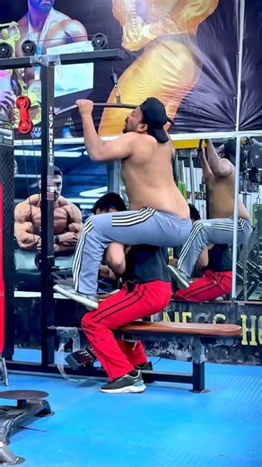 Aakash Mrothiya on Instagram: "बहुत चीला रहा था मोटा machine पे ही लटक गया 🤣 #aakashmrothiya #trendingreels #viralvideos #trending #viral #viral"