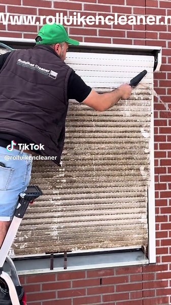 Expert Roller Shutter Cleaning Techniques Revealed