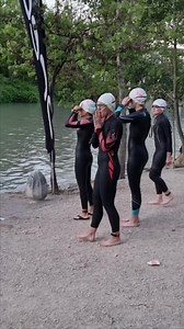 CAMPEONATO DE MADRID MEDIA DISTANCIA ❤️🖤 Vinimos a llevarnos el podio por equipos y lo conseguimos. Increíbles mis compis Elena Durán y @cheessonic y a @martitagl91 por su Carrerón!!🙌🏼 Ahora, semana de descansar… que vaya mes!😅 5 h 14.. Demasiado, pero después del Medio de Peñíscola el domingo anterior, ayer mente fría y conservadora al máximo ☺ #traithlonhalfdistance #triathlon #mediadistqnciaaranjuez #onmytrainingshoes #lifemoments #triatlon | On my TRAINING SHOES