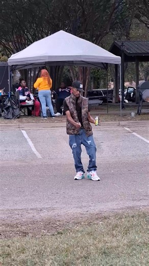 1K views · 14 reactions | We didn't get the most of our famous dancers this time but I hope we can enjoy them on the next with the Po Papa Strut , Mae Latham n our newest Bally Curry. They make Homecoming so much more to enjoy! | Glenda J Davis | Facebook