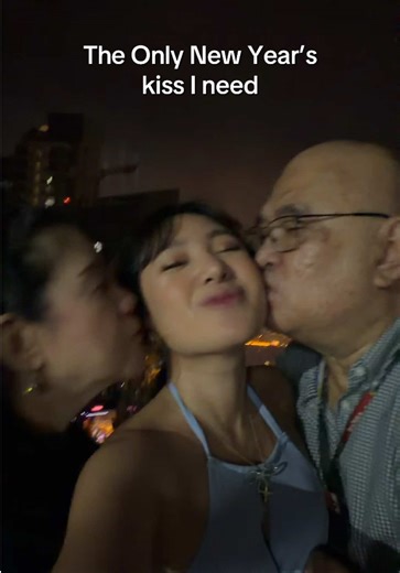 The Perfect New Year's Kiss Experience