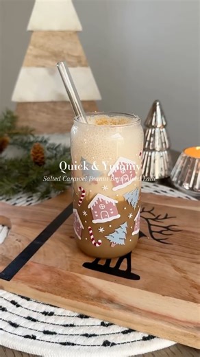 Shannon💓Fashion & Lifestyle on Instagram: "Salted Caramel Peanut Butter Iced Latte😋the tastiest way to celebrate the holiday season! #ad ______ I love these peel & pour pods from @javahousecoffee for when I want a coffee shop quality latte without having to wait on a brew. They are a life saver for me during the holidays and Black Friday, they save me time and taste so delicious! 😋 Recipe: - 1 Salted Caramel Latte peel & pour pod - Ice - 8oz iced water - 8oz unsweetened a