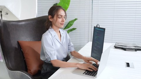 HotYeah 16" 2.5K 144Hz Portable Gaming Monitor, 2560x1600 QHD 125% sRGB USB-C HDMI Monitor for Laptop, External Monitor w/180° Adjustable Kickstand for MacBook, Laptop, PC, Phone, Tablet, Switch, PS5