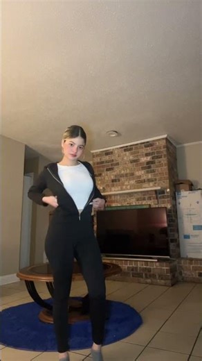 I rlly love LEGGINGS 🤍✨🛍️#fashion #model #shorts #viralshorts