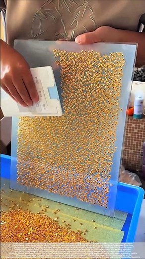 The dazzling moment of demolding in the resin casting process.