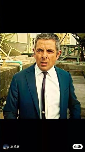 Mr Bean is very smart 🤓 criminal try to| #mrbean #rowanatkinson #twickets escape but he fell