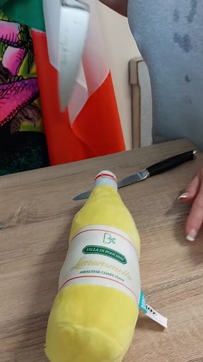 Unboxing Lemon-Themed BarkBox Toy | August BarkBox