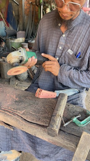 1.5K views · 15 reactions | file knife #BLACKSMITH #METALWORKS #diyknife | METAL WORKS | Facebook