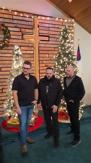 “Go Rest High On That Mountain” has always been one of those songs that reaches straight into your heart. We wanted to share this moment because we know this song has carried you through loss, healing, and memories of the people you love. If this song means something to you, or if it reminds you of someone special, we hope this brings you a little peace today. And if you feel led, share it with someone who might need the same comfort. You never know who it might reach. Thank you for listening, f