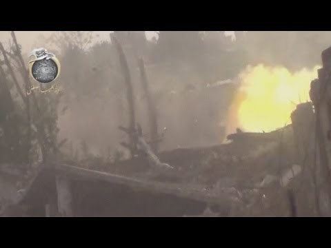 Dramatic footage of Syrian rebels blowing up government tank