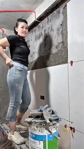 Some secret moments of a plasterer's work