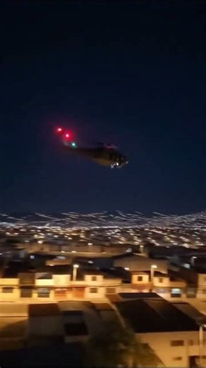 Black Hawk -helicopters flying by in the night