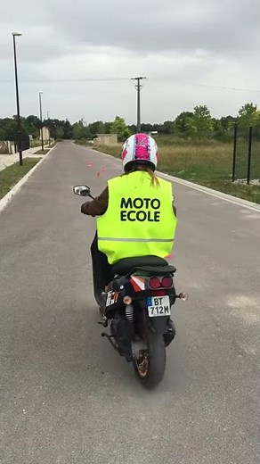 Formation au permis AM. Auto Moto Ecole AISR
