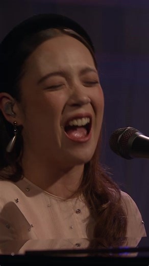 Laufey Performs “Goddess” on Fallon Tonight