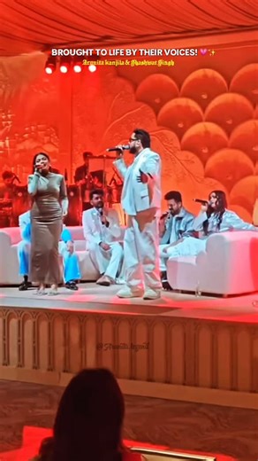 𝑨𝒓𝒖𝒏𝒊𝒕𝒂 𝐅𝐚𝐧 (𝐀𝐅𝐆) 🇦🇫 on Instagram: "Arunita Kanjilal and Shashwat Singh lit up The Taj Mahal Hotel in New Delhi with a spellbinding live performance of Main Raang Sharbaton Ka. Their voices blended like pure magic, carrying the signature brilliance of Pritam’s team and turning the night into a moment of unforgettable musical beauty! ❤️‍🔥🎶 @arunitakanjilal | @ipritamofficial | @shashwatsinghofficial | #TeamPritam #ArunitaKanjilal #ShashwatSingh #PritamTeam #MainRaangSharbatonKa #