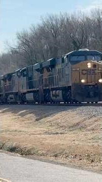 E895 heading west out of Newport News #railroad #csx #train #railfan #csxtrain #csxrailroad #railway