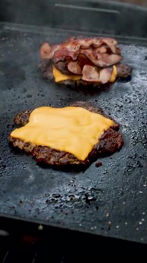 A Tasty & Simple Double Bacon & Beef Smash Burger