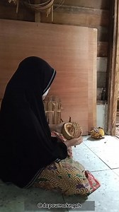 244K views · 3.3K reactions | Kalau makan duduklah yang sopan walaupun didepan laki #mod #meghepekoangdoghak | Dapow Mak Ngah | Facebook