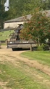 Next up on its way to the arena our mighty Centurion AVRE! Watch it dig deep and demonstrate battlefield engineering in action at Armourfest. You’ll also find it in the Tank Pen—perfect for getting up close and personal with this historic beast. 🔥 Centurion 02 BA 58 isn’t just any tank. It’s a veteran of two wars: • 🇰🇷 Served in the Korean War as a Mk3 Centurion, armed with the powerful 20-pounder gun and known for its resilience in harsh terrain. • 🇬🇧 Later converted to a Mk5 and became th