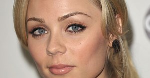 Laura Vandervoort - Supergirl in Bikini