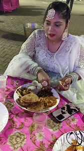 Gulzar kitna saara khana le ke bethi hai😲🤔🤣😂🥰❤️ #guddukigulzar #viralreels #trendingreelsvideo #gulzaransari #support #reels #funny #khana | Gulzaar Ansari