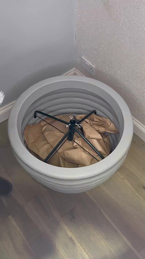 Hack your Christmas tree this year with me using a plant pot can add height to any Christmas tree and to maie tgey garland use pipe cleaners and ribbon. Thread around 4 to 6 balls on each pipe cleaner and then wrap the pipe cleaners around ribbon tightly together I made 3 garlands #mumhack #momhacks101 #xmashacks #xmastree #christmashacks