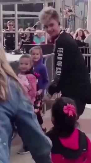 Cutest thing: Corbyn Besson with kids ❤️‍🩹 #corbynbesson #wdwcorbyn #Limelights #cutemoment