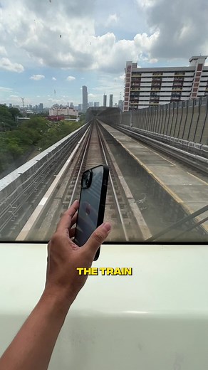 Mobilegraphy tips that you can try while riding a train with @aereon.wong 🚊 Try enable Live Photo to create this amazing result when you take your next train ride! 📸✨ BTW guys LazFlash Extra is happening daily and you can save EXTRA upto 90% with Lazada App! Enjoy this limited time deal at 12AM daily with Fast & Free Shipping. Happy shopping guys! 🚇 Monorail 📍 #HelloFrom Kuala Lumpur #LazadaMY #ExtraOnUsHarini #LazFlashExtra #ExtraApaHarini