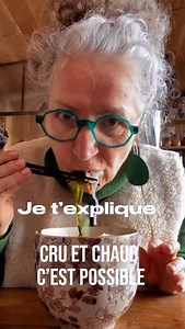 Pour ceux qui ont du mal avec le cru en hiver. Une recette rapide, simple crue et chaude. 🍜 Ma recette de ramen maison �Simple, parfumée et pleine de caractère ✨ 🥣 La pâte / base du bouillon �👉 1 c. à s. de miso rouge�👉 1 c. à c. de tamari (à ajuster selon le goût)�👉 1/2 c. à c. de vinaigre de riz�👉 1/2 c. à c. d’huile de sésame�👉 1 pouce de gingembre haché�👉 1 c. à s. de purée de sésame�👉 1 c. à c. de piment à kimchi 🌶️ 🥕 La garniture �Carotte râpée, shiitakés hachés revenus, nouille