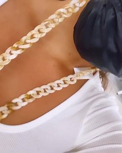 5.5K views · 11 reactions | Look how cute this face mask & chain combo looks! 朗 Shop the full collection of masks & chains on our site before they’re sold out @velvetcaviar #velvetcaviar | Velvet Caviar | Facebook